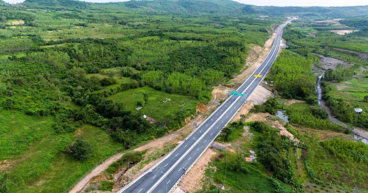 Thông xe toàn tuyến cao tốc Quy Nhơn - Chí Thạnh - Vân Phong
